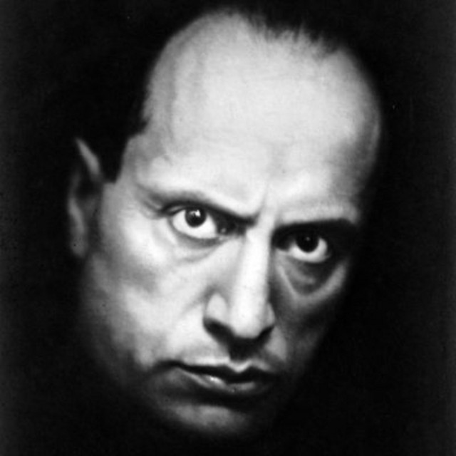 Viva il duce | Podcast on Spotify