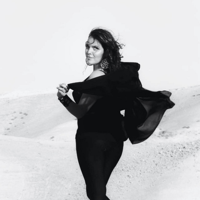 Malka Russell: Songs list, genres, analysis and similar artists - Chosic