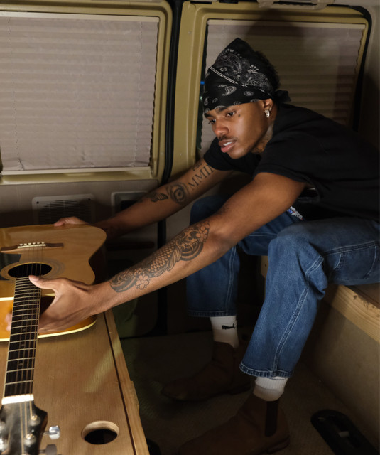 Carvena Jones Concert & Tour History | Concert Archives