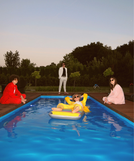 Sad Smiles: genres, songs, analysis and similar artists - Chosic