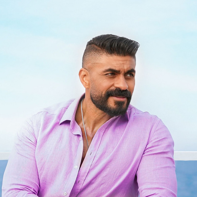 Khaled Selim: Songs list, genres, analysis and similar artists - Chosic