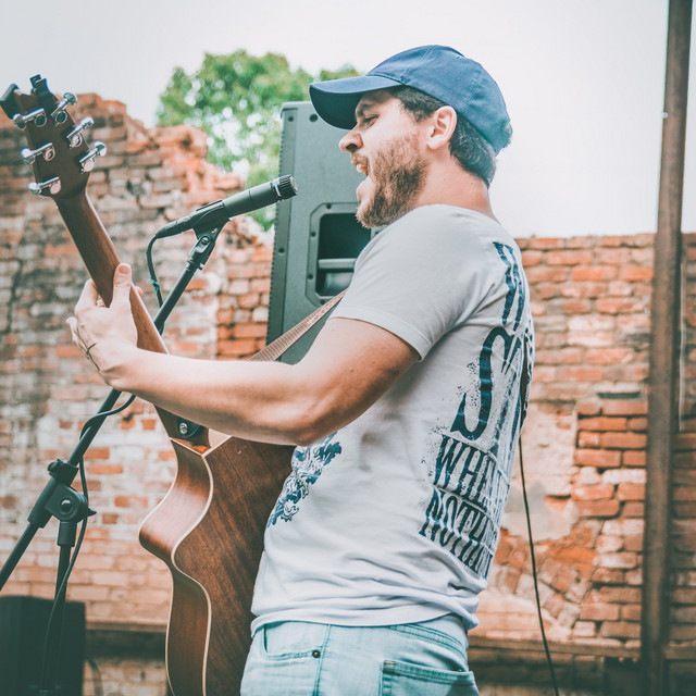 Aaron Reynolds Concert & Tour History | Concert Archives