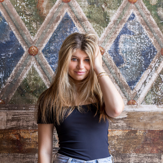 Stella Wahl: Songs list, genres, analysis and similar artists - Chosic