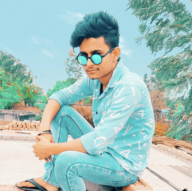 Oye Tinku | Spotify