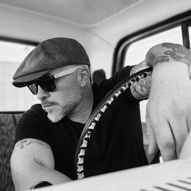 Johnny David: Songs list, genres, analysis and similar artists - Chosic