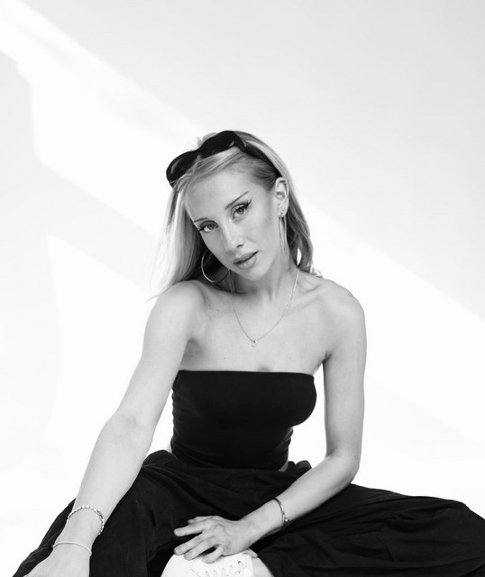 Serafina - Songs, Events and Music Stats | Viberate.com