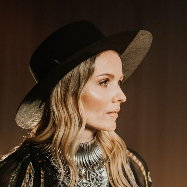 Alexandra Janzen Concert & Tour History | Concert Archives