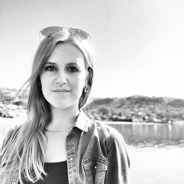 Holly Burns Concert & Tour History | Concert Archives