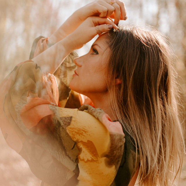 Elise Hayes: genres, songs, analysis and similar artists - Chosic