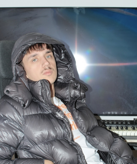 CHOW: Songs list, genres, analysis and similar artists - Chosic
