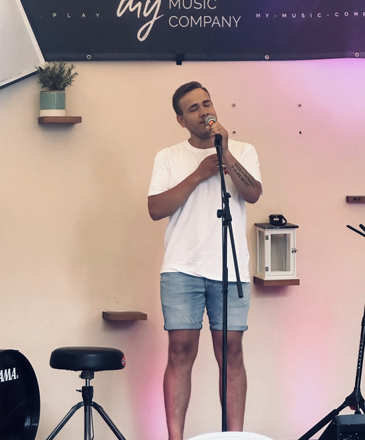 LUKE | Spotify