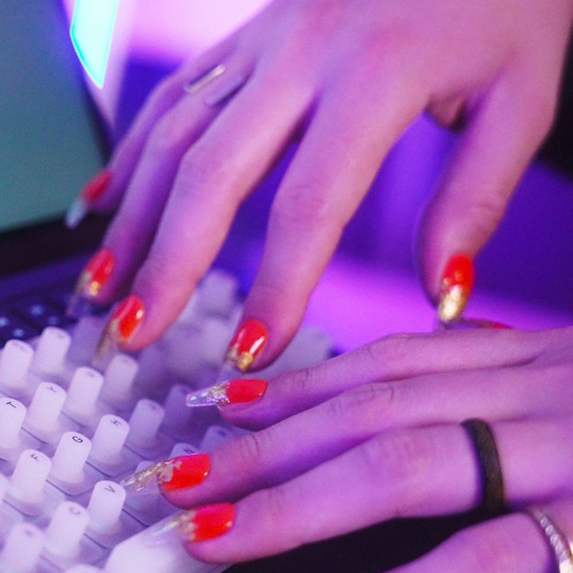 Gibi ASMR — Let's Test a Silicone Nubby Keyboard for Long Nails ...