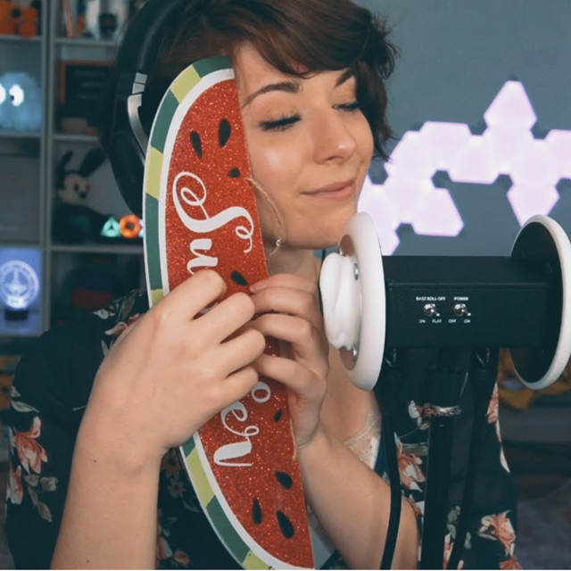 BPM and key for Dry Hand Rubbing And Giggling by ASMR LillyVinnily ...