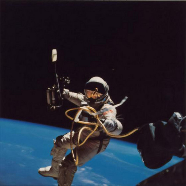 Outer Space - Single by Xcozso | Spotify