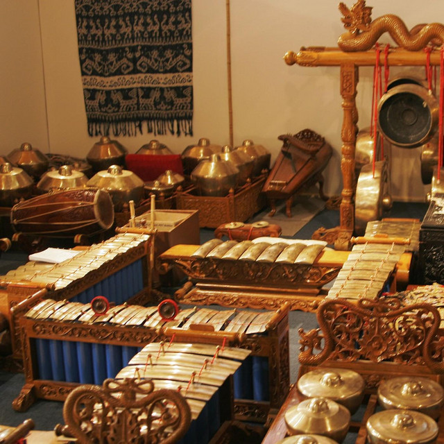 Gamelan Gending Jawa - Remix - song and lyrics by FERRI, Ferri yunanto ...