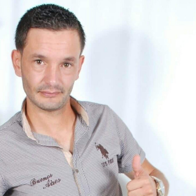 Cheb Omar Chamama (Zarga A3tini 3ahed - الزرقة أعطيتيني عاهد) - Single ...