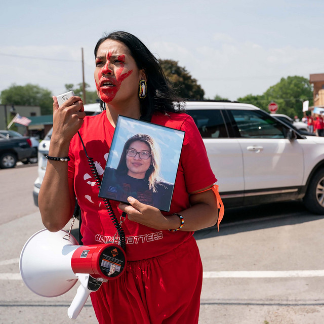 858: How to Tell a Dumb American Story - This American Life | Podcast ...