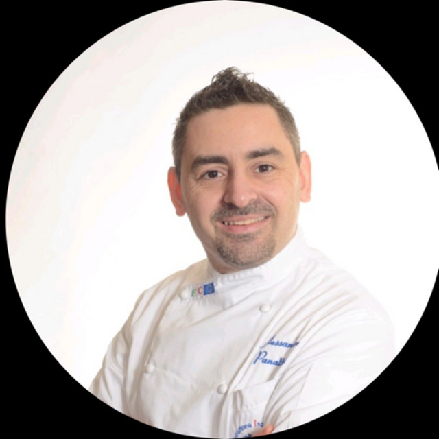 Chef Allesandro talks about Bolognese sauce - Food 101 | Podcast on Spotify