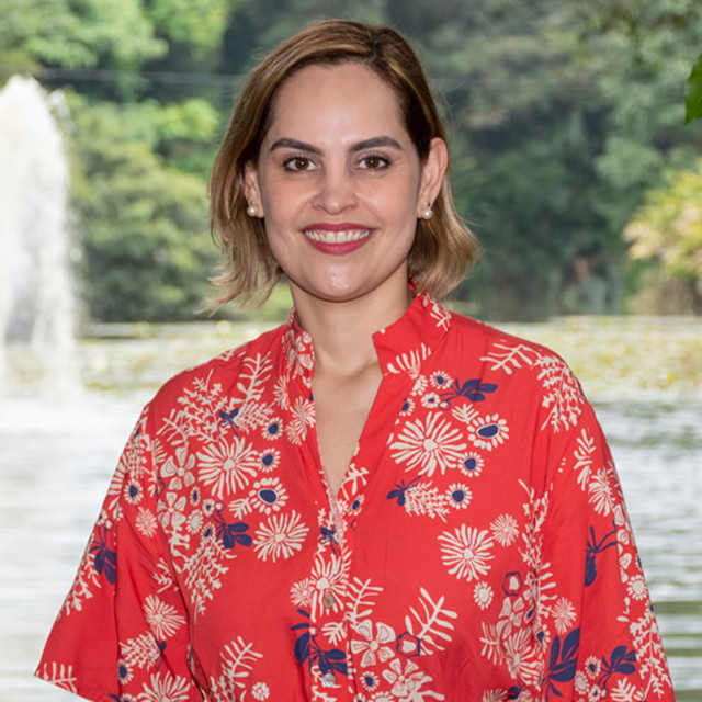 94 - Claudia García, directora del Jardín Botánico de Medellín - Time ...