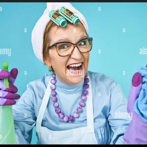 señora cuarentona haciendo aseo un dia domingo a las 09:00 - playlist ...