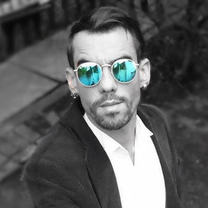 Léo Mackenzie on Spotify